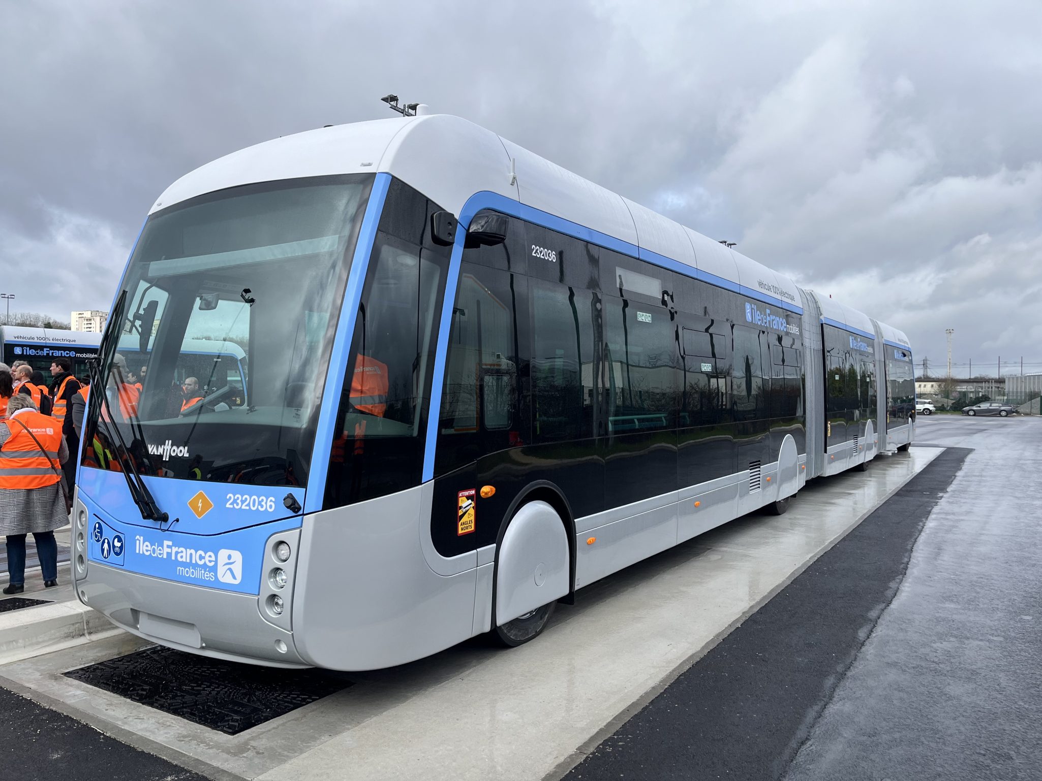 Inauguration du Centre Opérationnel Bus du TZen 4